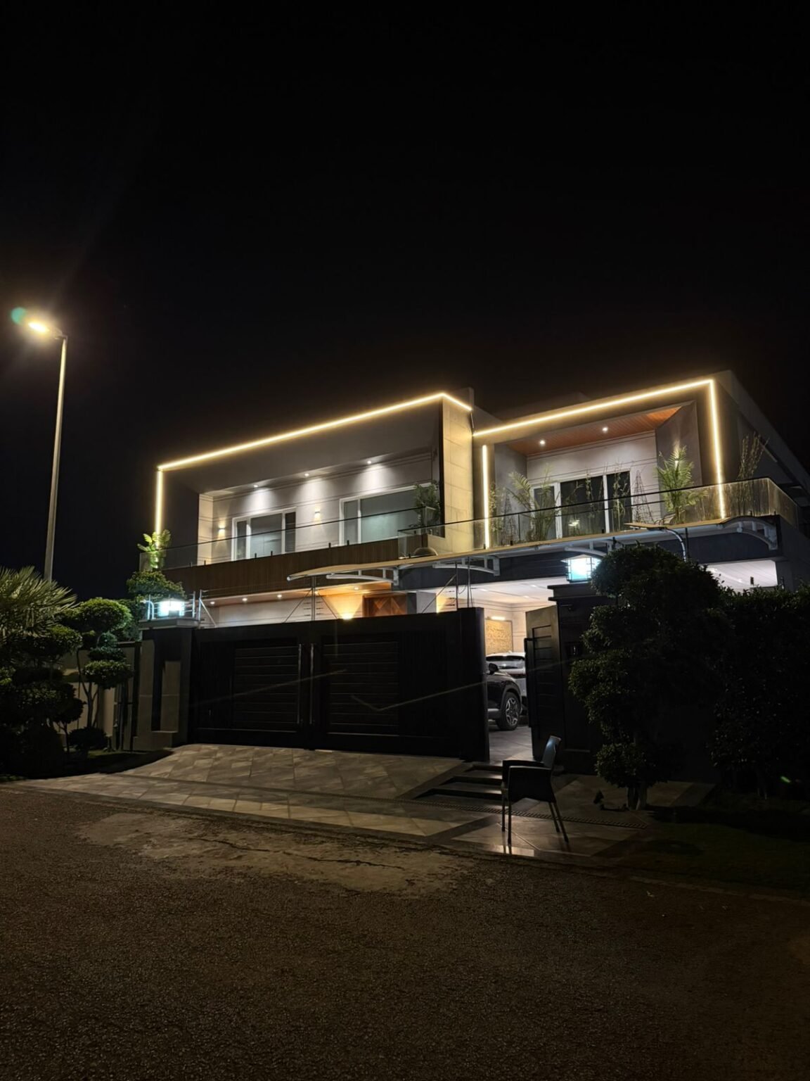 House contemporary facade lighting - Newon
